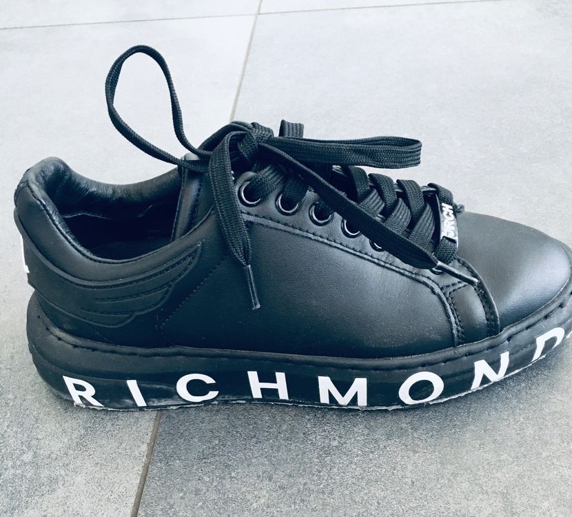 John Richmond Sneakers No 36 (Gebraucht) in Gordola für CHF 35 – mit ...