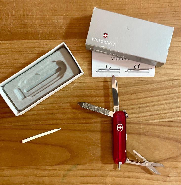 Victorinox - NEU - Handy Ballpoint Pen, rot transparent | Kaufen auf Ricardo