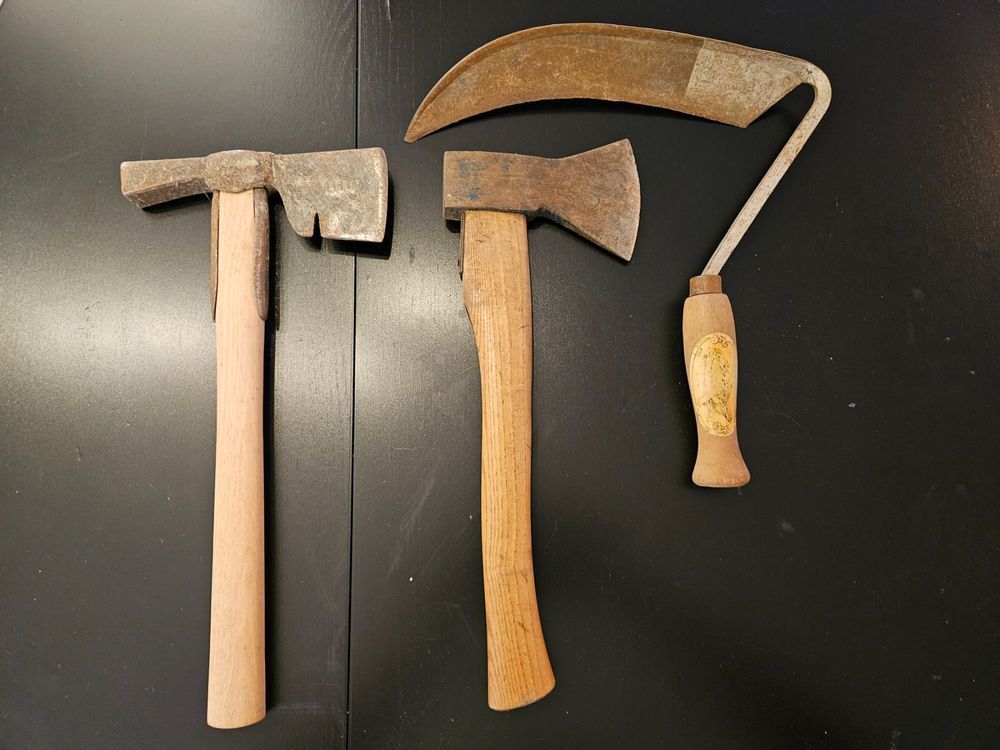 Beil Axt / Sichel (Gebraucht) in für CHF 13 – mit Lieferung auf Ricardo ...