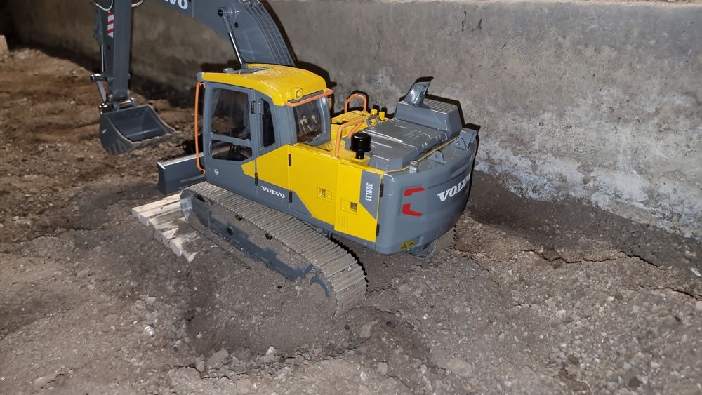 RC Bagger Volvo EC160 (Hydraulische Version) (Neu (gemäss Beschreibung ...