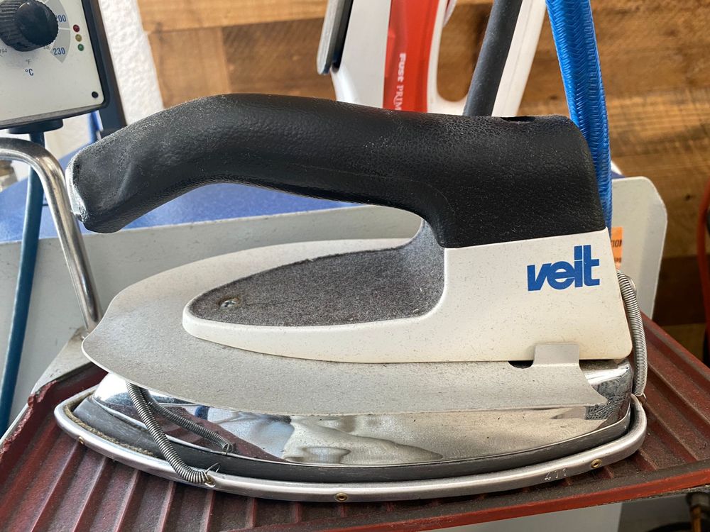 Bügelstation Bügeltisch Bügelplatz-System VEIT 4413 (Gebraucht) in ...