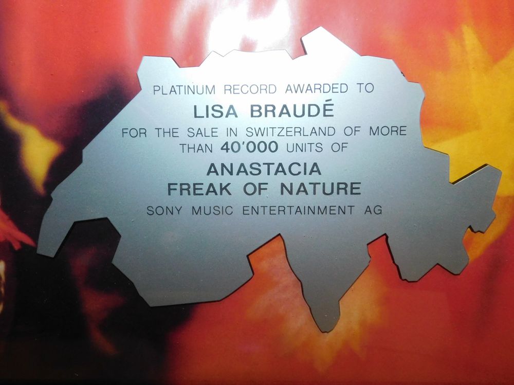 Selten - Award von Shakira - Freak of Nature auf Shakira a (Gebraucht ...