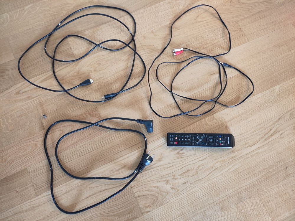 Fernsehr Samsung 22 Zoll LCD TV - Schuko-Stecker Typ F (Gebraucht) in ...