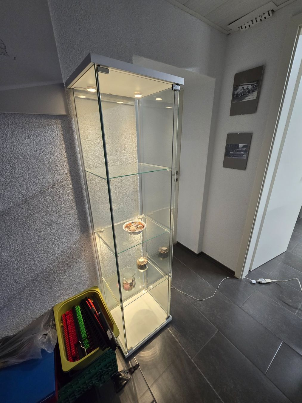 IKEA Detolf Vitrine Glasvitrine, Ausstellungsvitrine SCHWARZ (Gebraucht ...