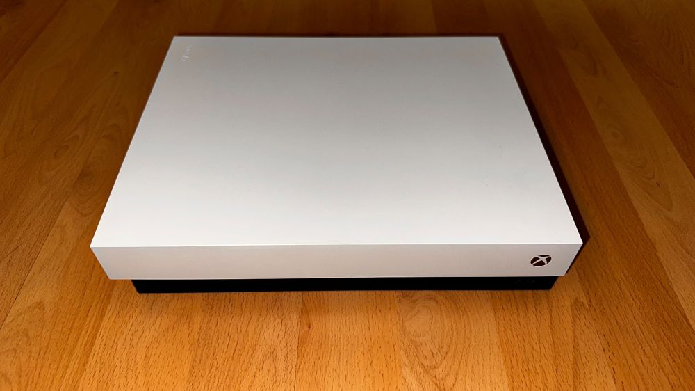 Xbox One X 1TB Weiss (Gebraucht) in für CHF 100 – mit Lieferung auf ...