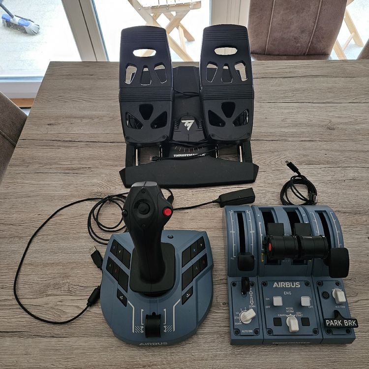 TCA CAPTAIN PACK X AIRBUS EDITION & T.Flight Rudder Pedals (Neu (gemäss ...