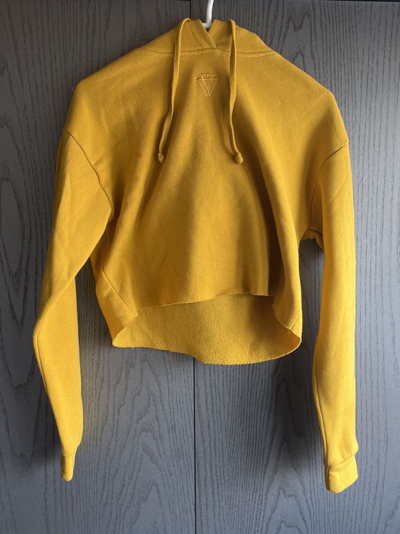 Pull à capuche jaune (Gebraucht) in Le Locle für CHF 6 – mit Lieferung ...