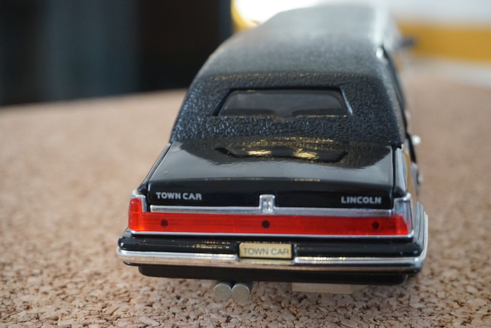 Sunnyside Ford Lincoln Town Car 1:24 RAR COOL !!!!!!!! (Gebraucht) in ...