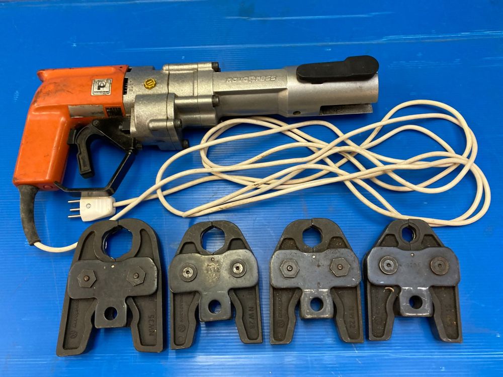 Pressmaschine mit Backen (Gebraucht) in Wiesendangen für CHF 420 – nur ...