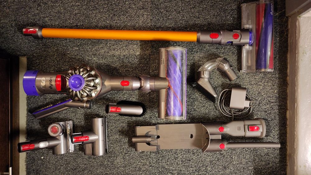 Dyson V8™ Absolut+ mit🔋💪🏻 und div. Zusatz (Gebraucht) in Gränichen für ...