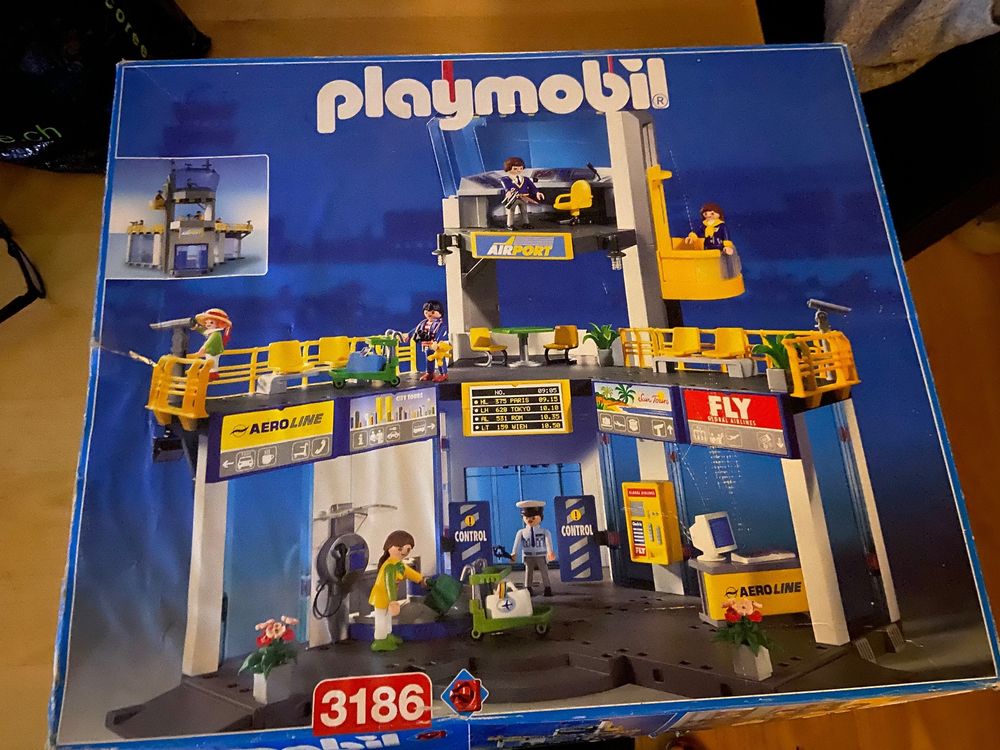 Grosses Playmobil Flughafen Set 3186 (Gebraucht) in für CHF 42 – mit ...