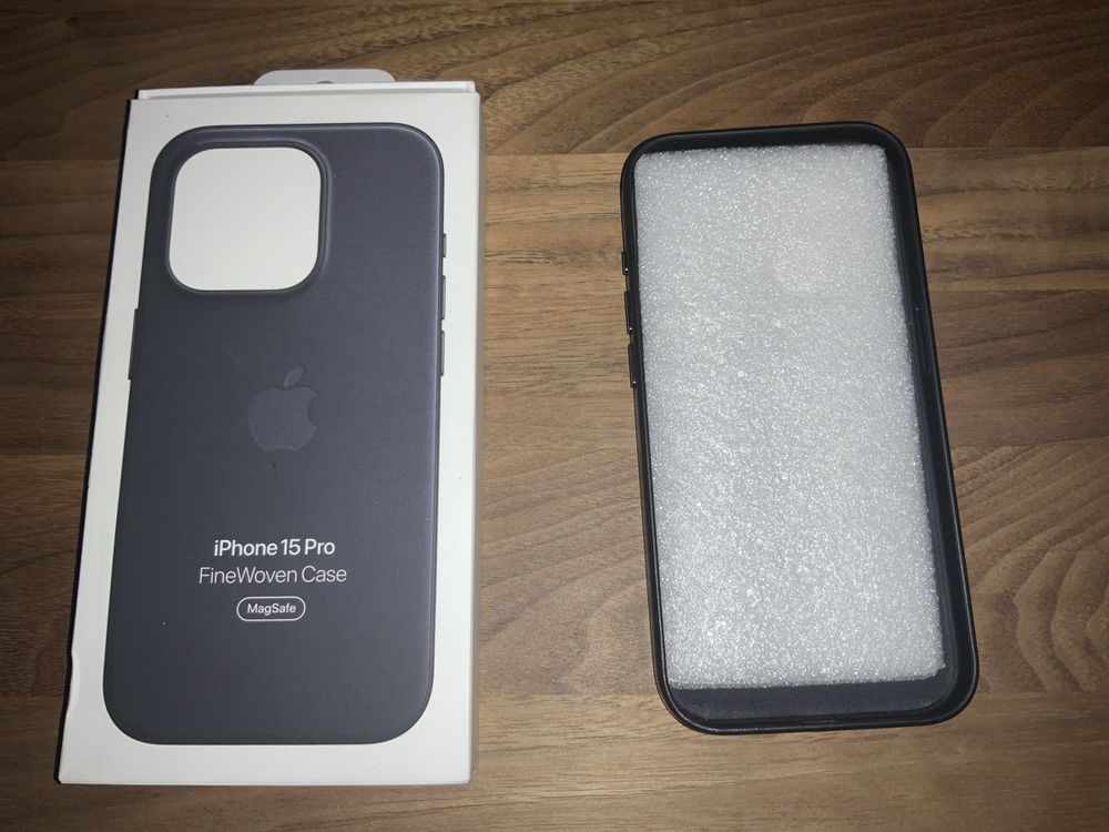 iPhone 15 Pro Fine Woven case black NEW (Neu (gemäss Beschreibung)) in ...