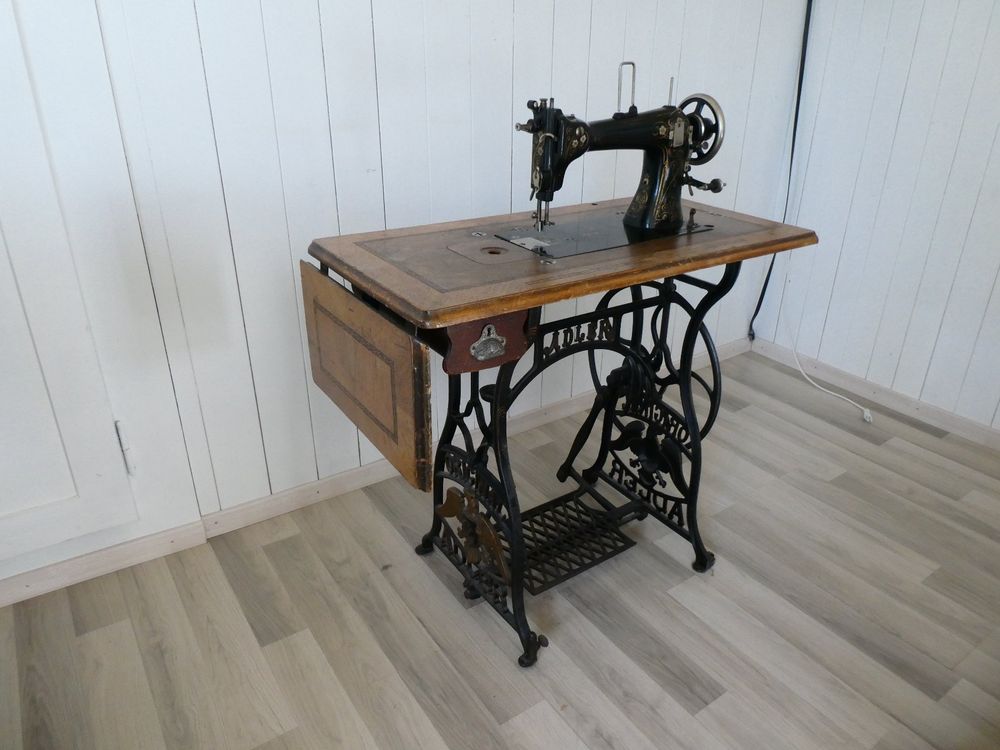 Adler Nähmaschine | Kaufen auf Ricardo