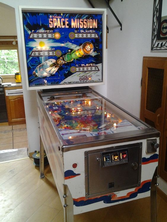 Flipper Space Mission (Defekt) in naters für CHF 650 – nur Abholung auf Ricardo kaufen