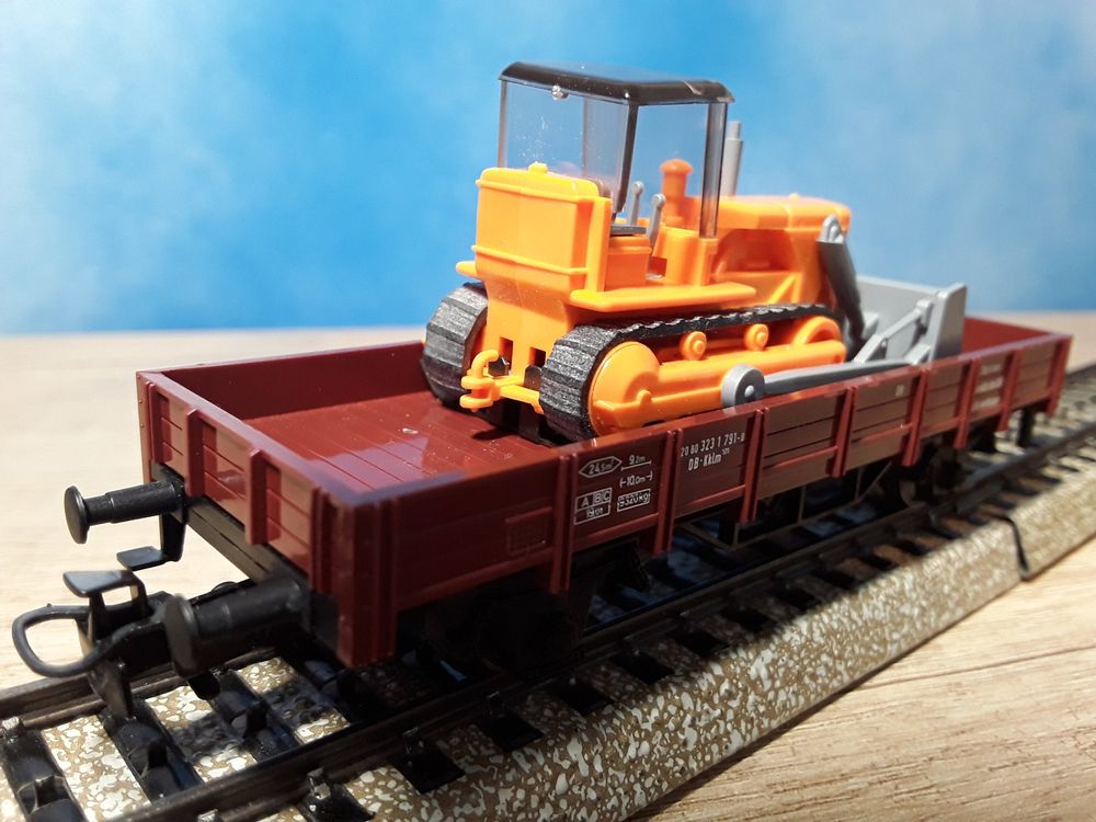 Märklin 4424 _ Niederbordwagen mit Wiking Planierraupe _ H0 (Gebraucht ...