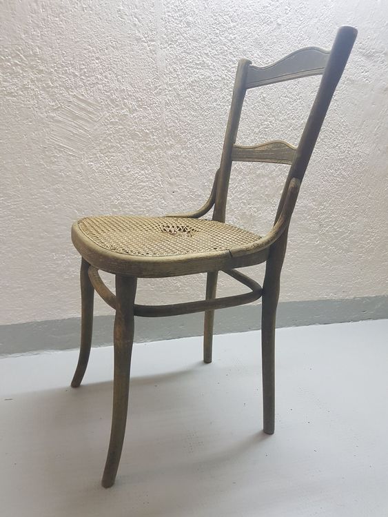 antiken Bugholzstuhl Thonet (Gebraucht) in Zürich für CHF 14 – mit Lieferung auf Ricardo kaufen