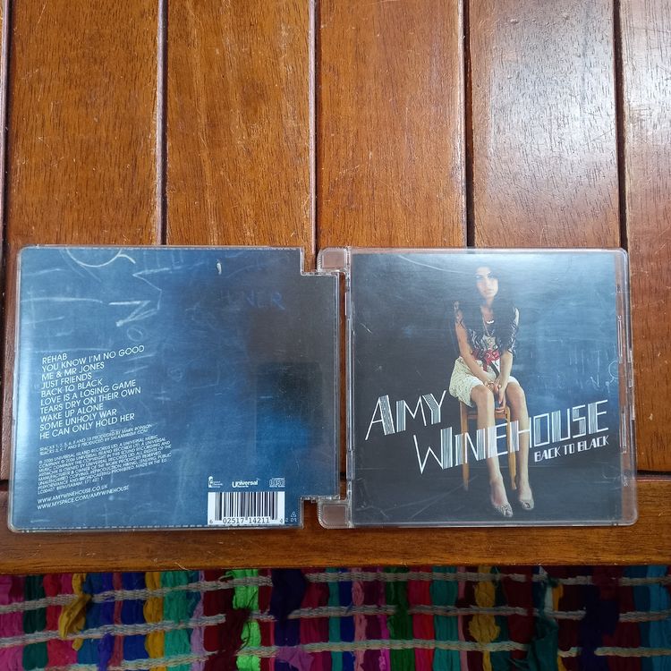 Amy winehouse- back... (Gebraucht) in St-Cergue für CHF 8 – mit Lieferung auf Ricardo kaufen