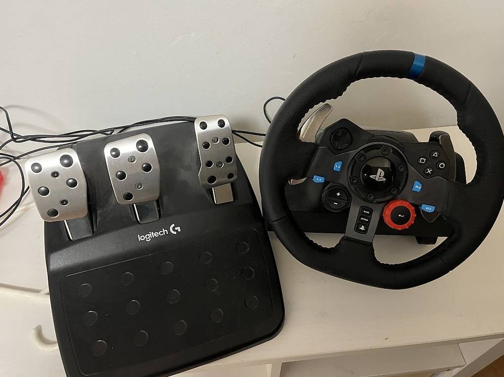 Volant Logitech G29 Driving Force avec pédalier (Gebraucht) in Fribourg ...
