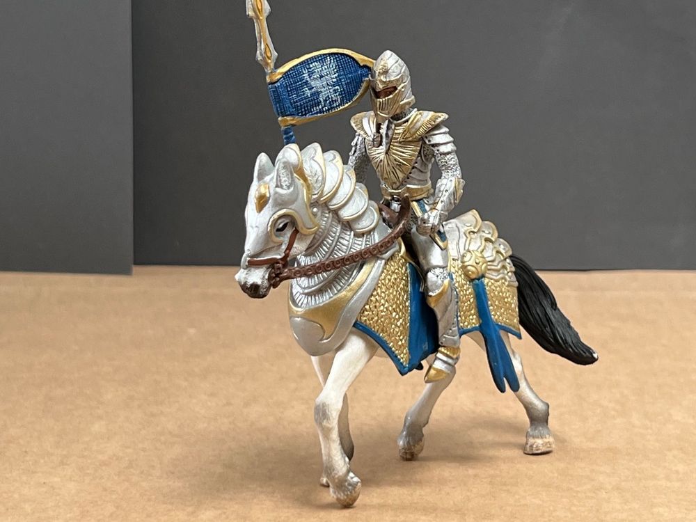 Schleich 70109 Tukay - Greifenritter zu Pferd Ritter (Gebraucht) in ...