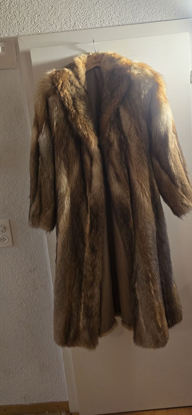 Winterfell! Edler Pelzmantel, echter Waschbär, Grösse M (Gebraucht) in ...