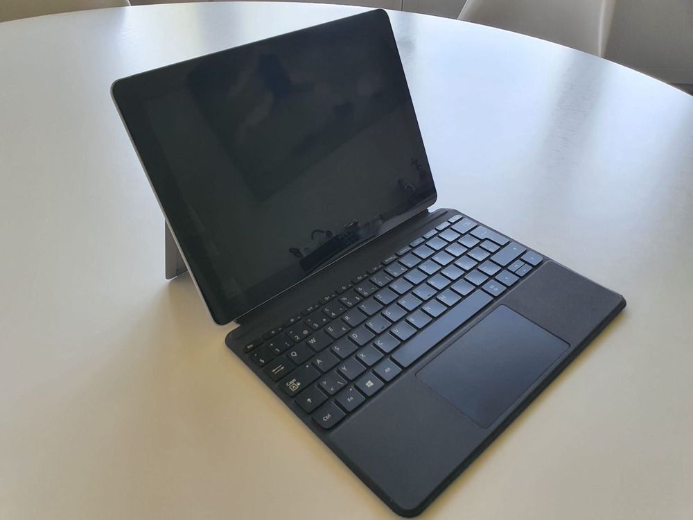 Microsoft Surface go 1 (Gebraucht) in Bäch SZ für CHF 150 – mit ...