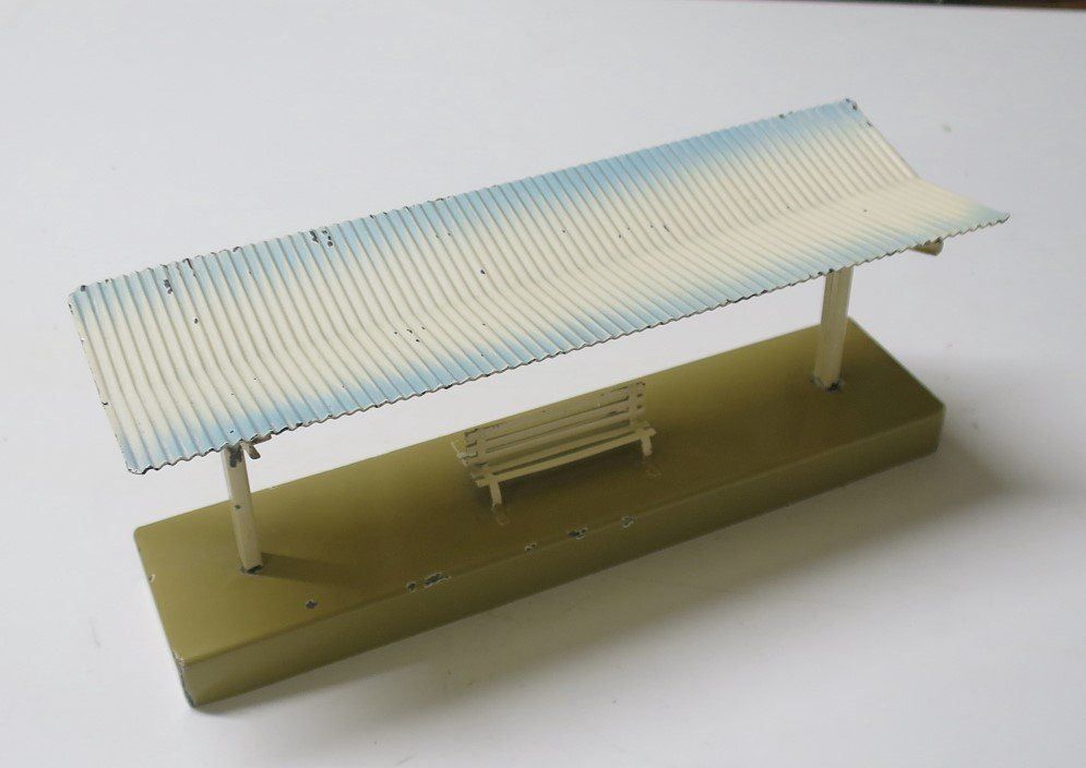 Märklin HO - Bahnsteig 422 (Gebraucht) in Cheseaux-Noréaz für CHF 25 ...