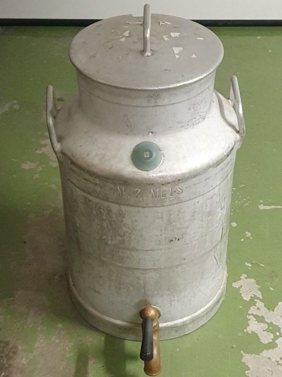 Milchkanne 40l mit Ausguss & Deckel NUR ABHOLUNG IN FLUMS! (Gebraucht) in Flums für CHF 78 – nur ...