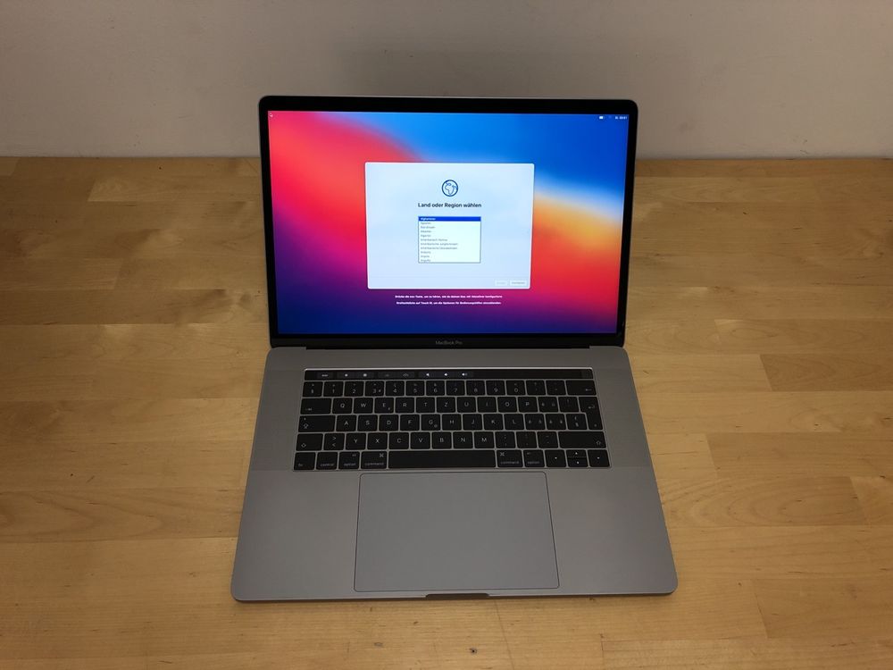 MacBook Pro 15, mit Touch Bar" 2.9 GHz i (Gebraucht) in Basel für CHF ...