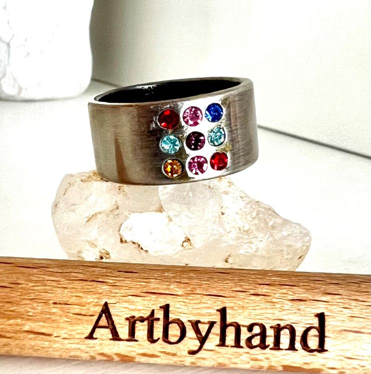 FUNKELNDER EDELSTAHL BAND RING GESCHWÄRZT - BUNT GESCHMÜCKT | Kaufen ...