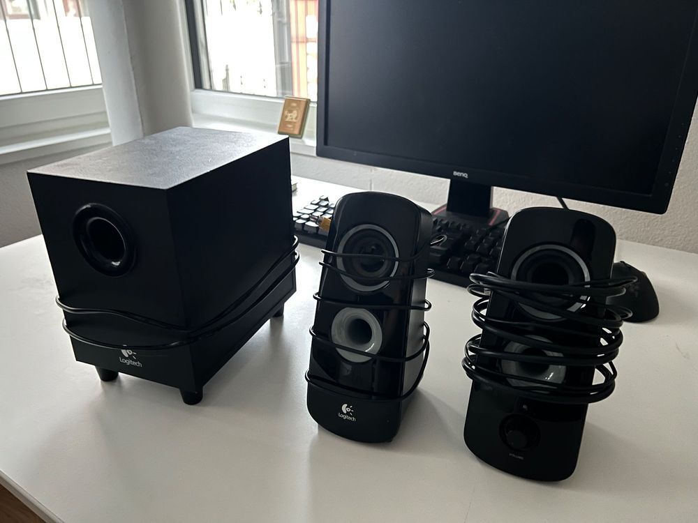 Logitech Soundsystem mit Subwoofer / neuwertig | Kaufen auf Ricardo