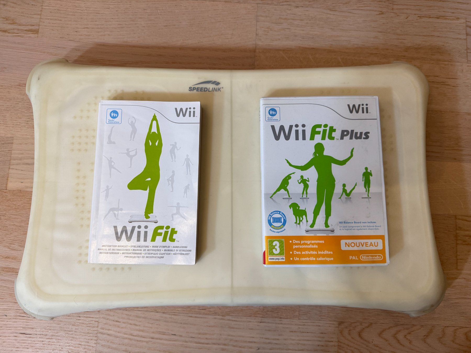 Wii console, 9 jeux, balance board, 2 micro et 4 manettes (D'occasion ...