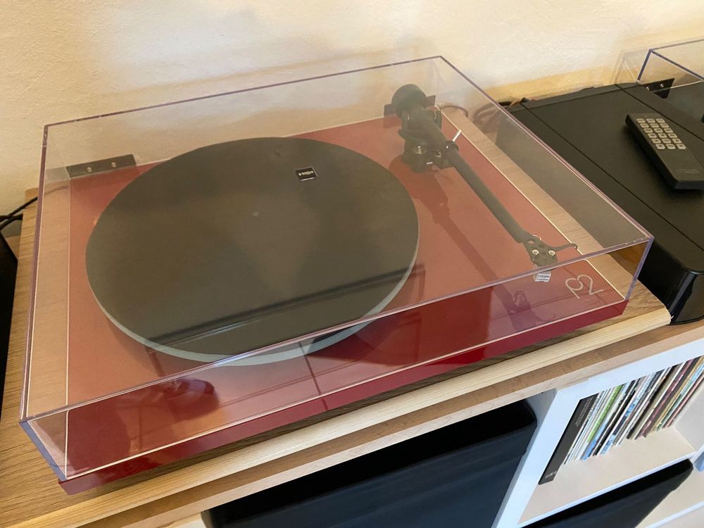 Rega P2 Plattenspieler rot (Neu (gemäss Beschreibung)) in Ueken für CHF ...