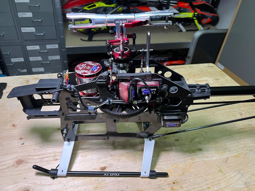 T-Rex 550X Neu mit Servos und Motor (Neu (gemäss Beschreibung)) in für ...