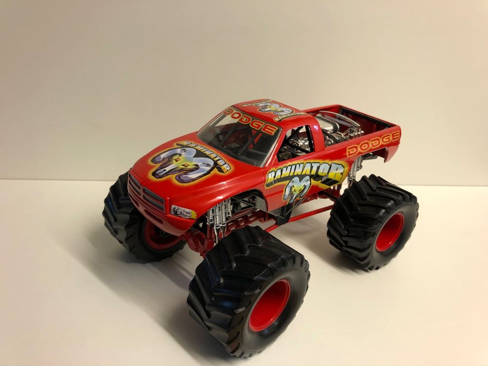 Dodge Ram Monstertruck Raminator 1:18, Muscle Machines, RAR (Gebraucht ...