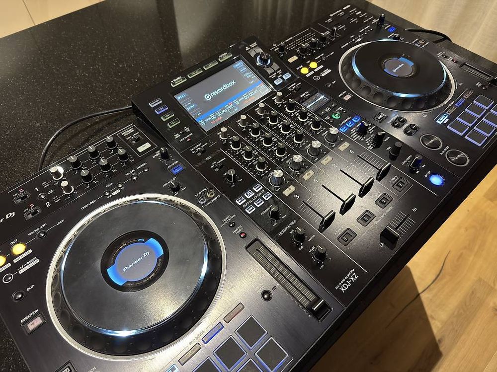 Pioneer XDJ XZ (Gebraucht) in Wattwil für CHF 1640 – nur Abholung auf ...