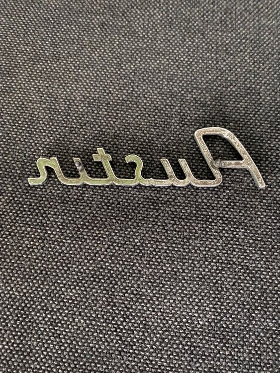 "Austin" Mini Script Badge | Kaufen auf Ricardo