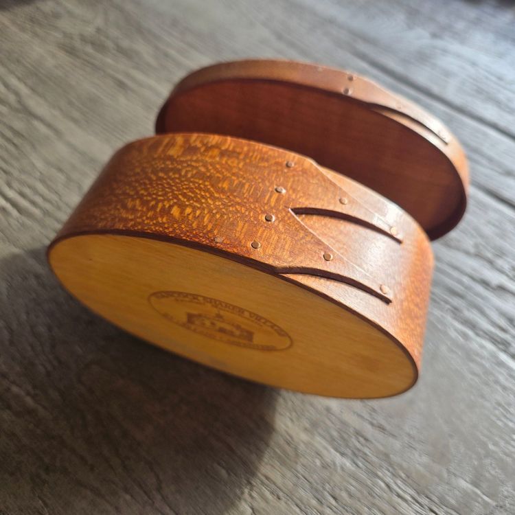 🐸 SHAKER BOX HANCOCK SHAKER VILLAGE MASSACHUSSETS (Gebraucht) in Môtier ...