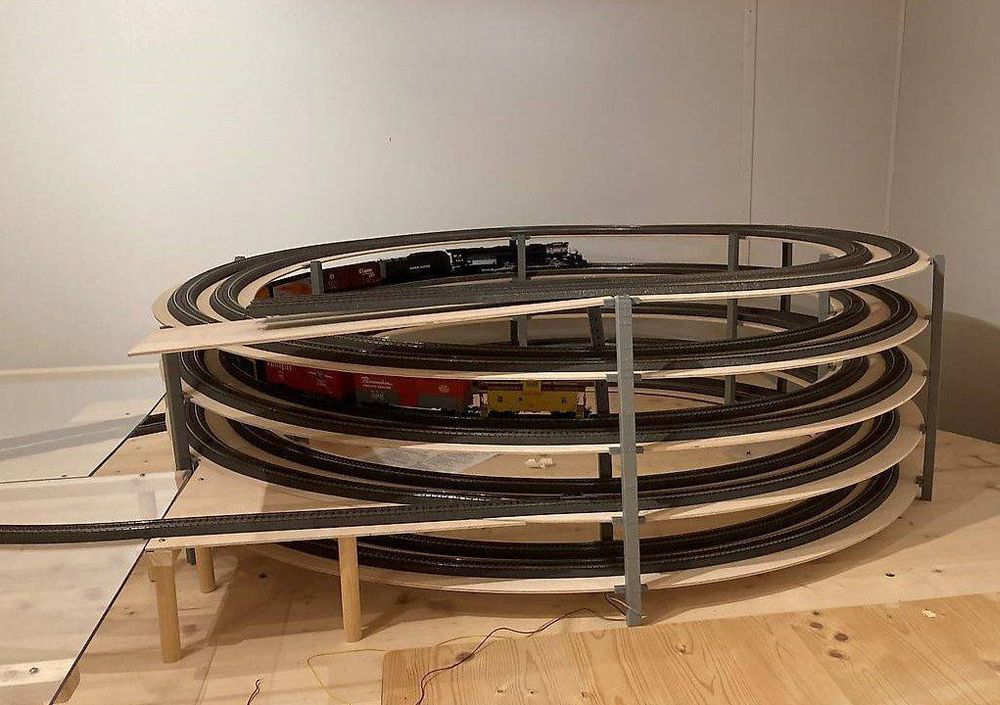 Noch 53009 LAGGIES Gleiswendel 4,5 fach (Gebraucht) in oberbalm für CHF ...