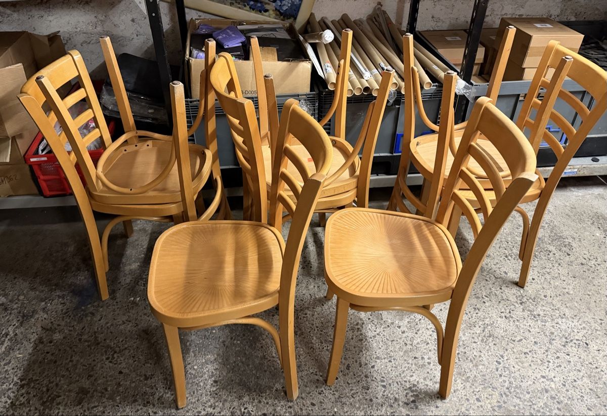 Holzstühle, Buche, 8 Stück, ideal für Küche! (Gebraucht) in Interlaken ...