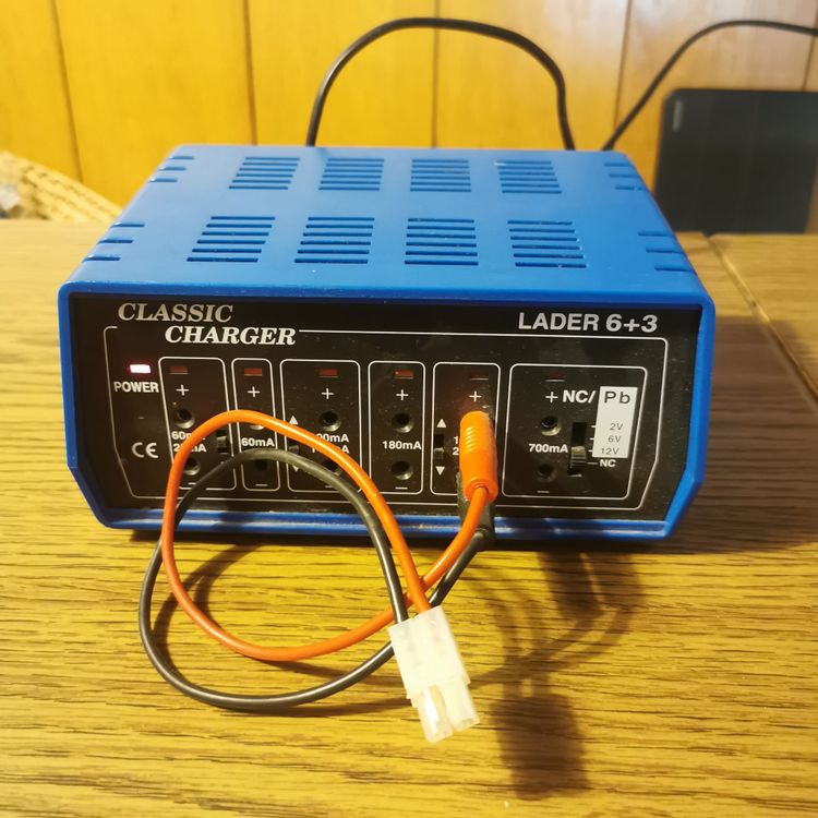 6+3 Lader Classic Charger RC Modellbau | Kaufen auf Ricardo