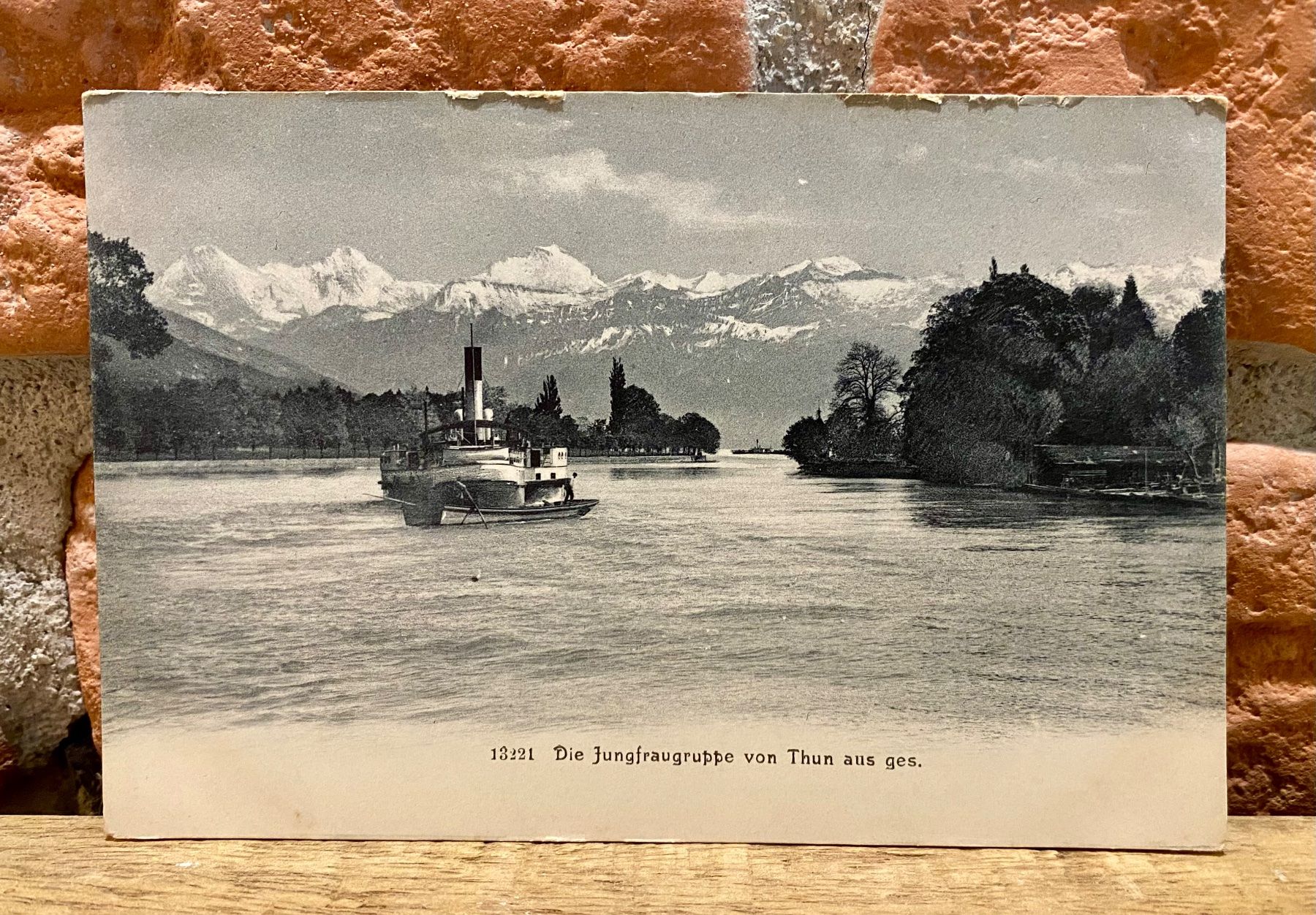 Antike AK Jungfrau Gruppe von Thun aus mit Dampfschiff (Gebraucht) in Root für CHF 1 – mit ...