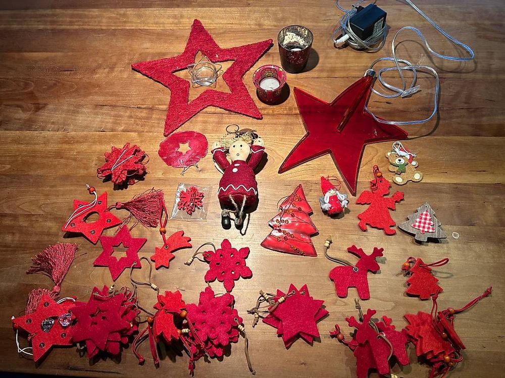 rote Weihnachtsdeko (Gebraucht) in Nottwil für CHF 15 – nur Abholung ...