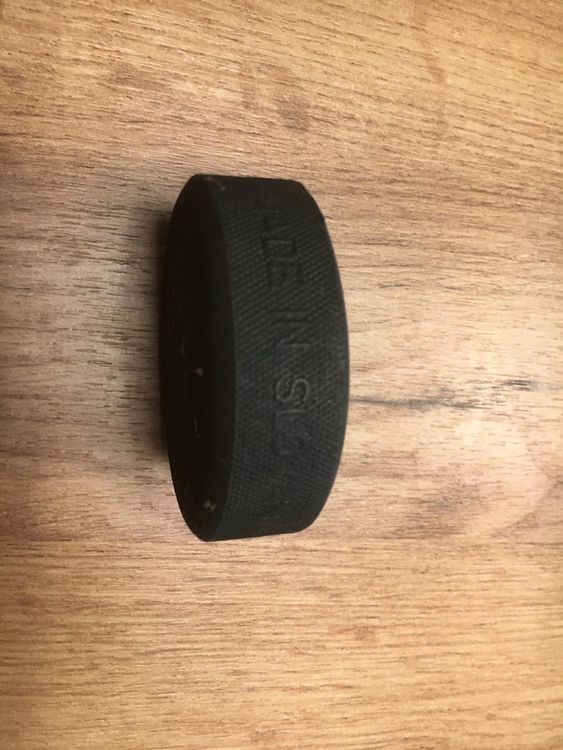 Original Eishockey Puck - Top Zustand für dein Spiel! (Gebraucht) in ...