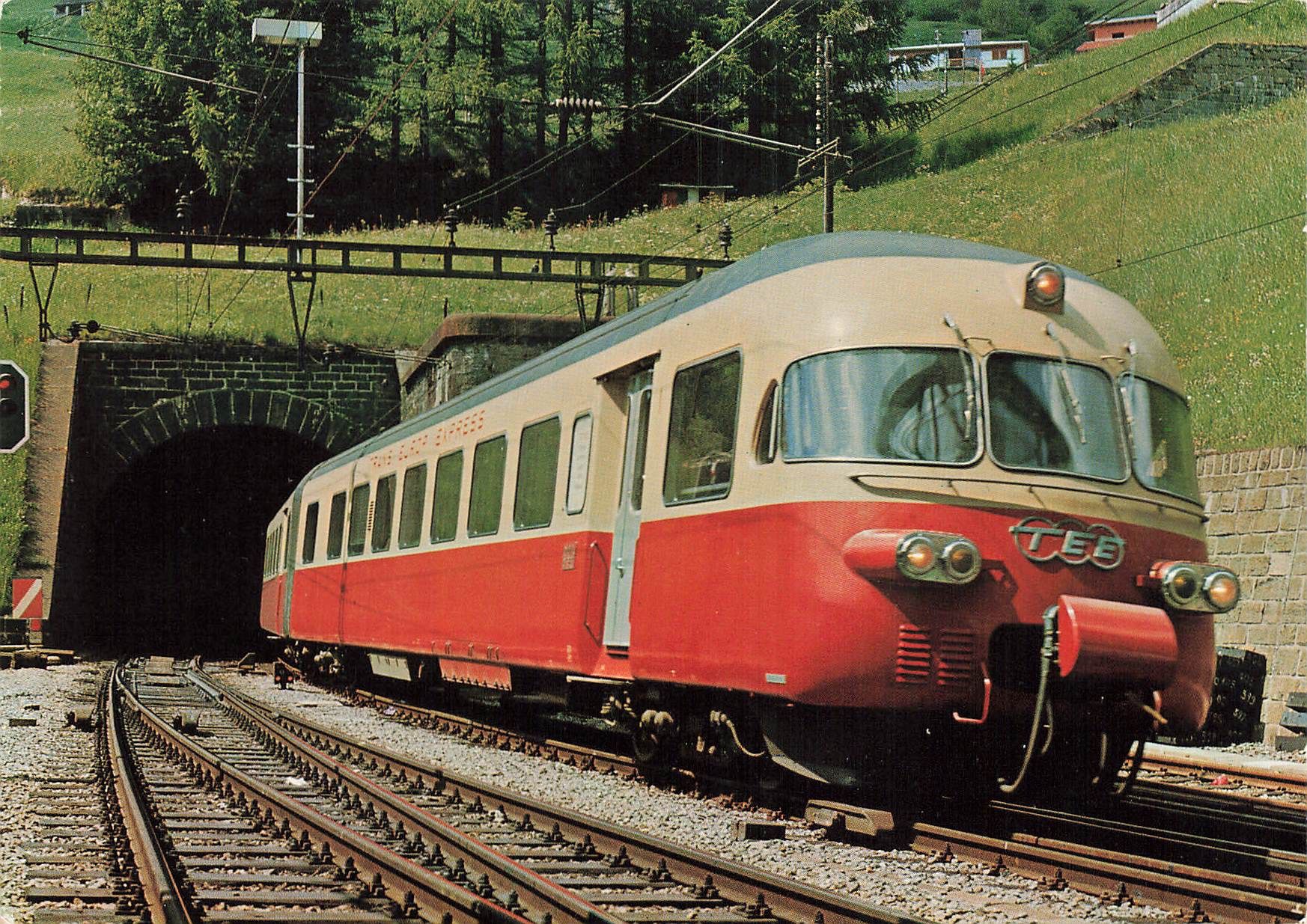 Airolo (TI) – Südportal des Gotthardtunnels mit TEE ZUG (Usato) a ...