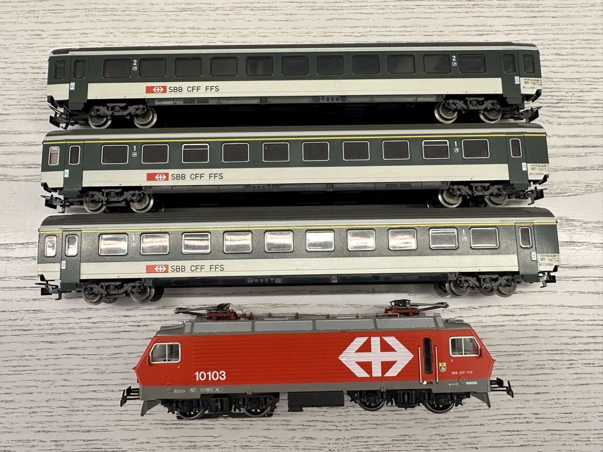 Märklin 3328 SBB Re 4/4 Personenzug (Gebraucht) in Lupsingen für CHF ...