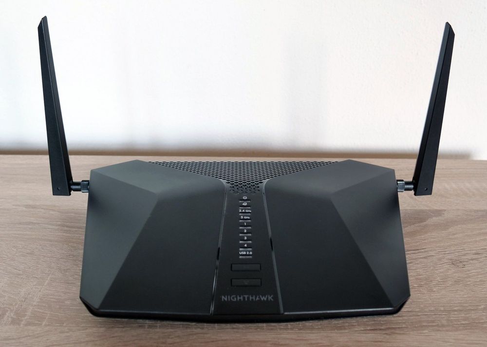 Netgear Nighthawk LAX20 AX4 4G LTE-Modem, 1.8Gbps, WiFi 6 (Gebraucht ...