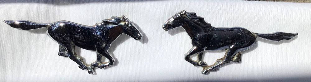 Oldtimer Emblem Ford Mustang Pferde, li.+re., 7cm lang | Kaufen auf Ricardo