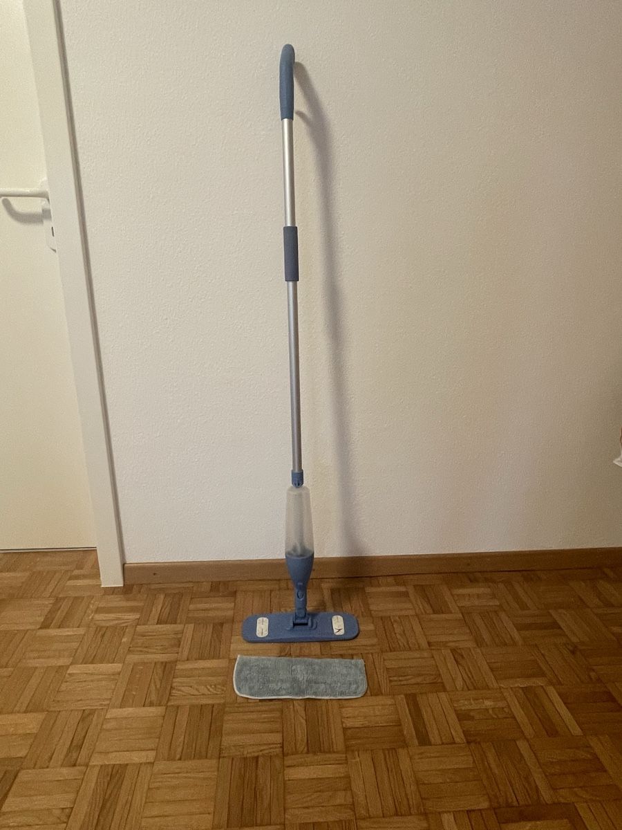 Serpillère à vaporisateur en microfibre, état neuf! (D'occasion) à ...