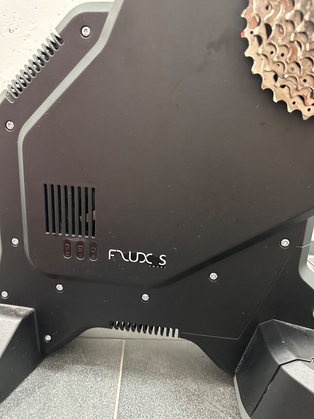 Tacx Flux S Smart Trainer + cassette + training mat (Gebraucht) in ...