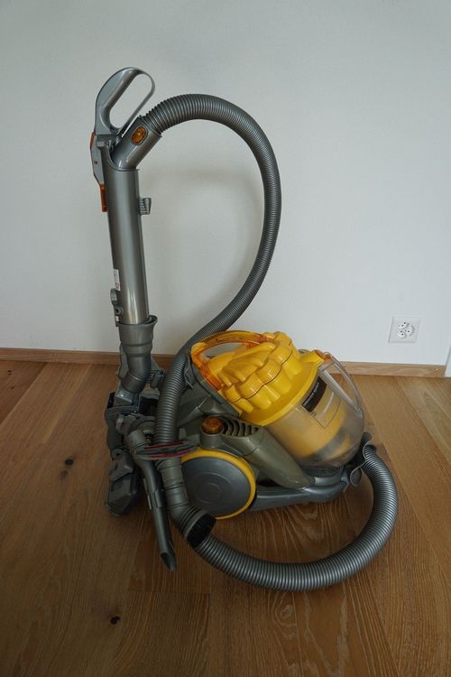 Dyson DC08 | Kaufen auf Ricardo